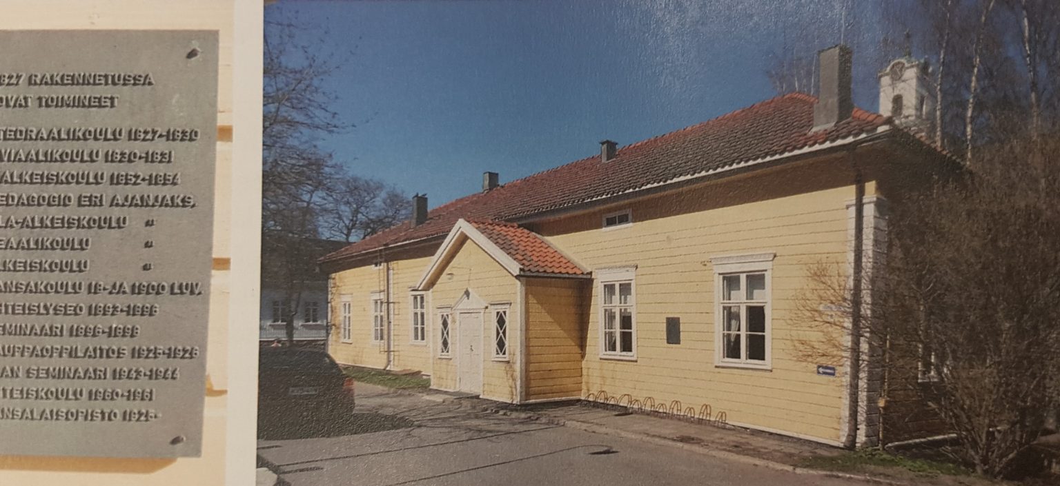 Åbo katedralskola, Svenska klassiska lyceum (Classicum), Trivialskolan ...